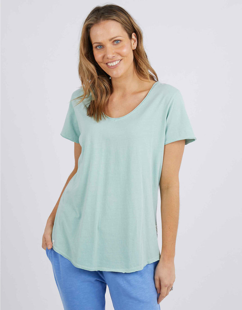 Fundamental Vee Tee | Surf Spray - ReesandRees